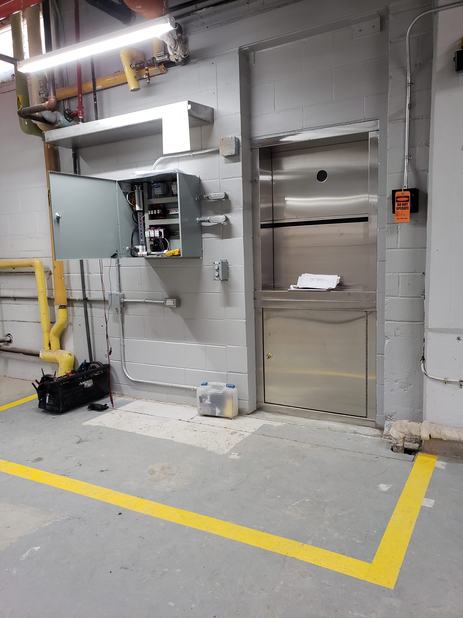 Commercial Dumbwaiters – Vertical transporting for items with ease.